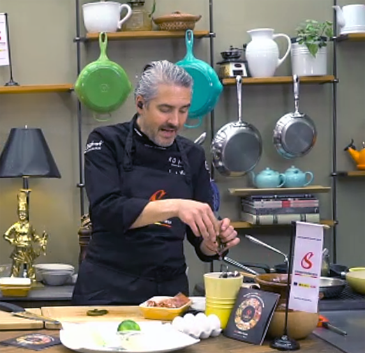 Chef Mikel Alonso preparando recetas | Con Apetito