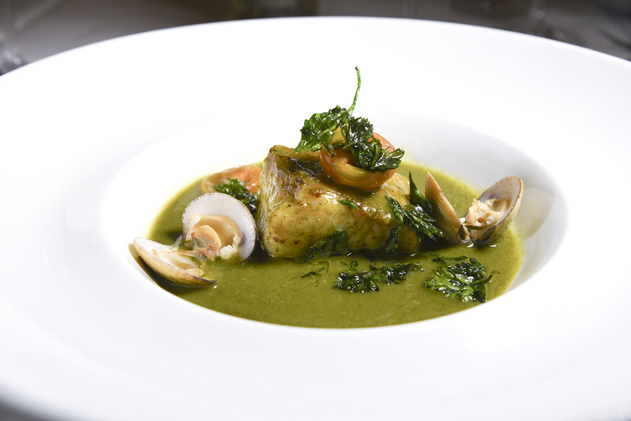 Robalo con mole verde | Con Apetito